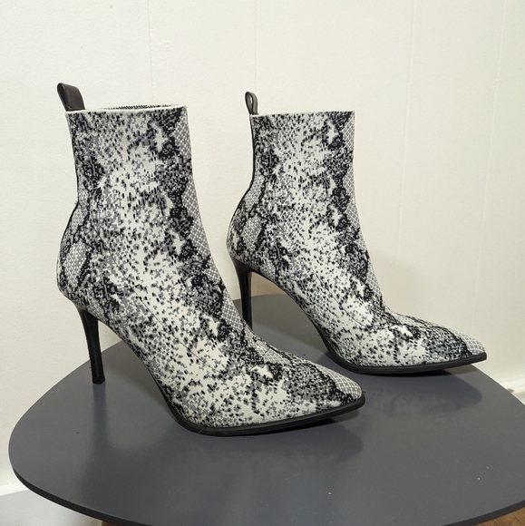 Steve Madden | Shoes | Steve Madden Snake Skin Boots | Poshmark